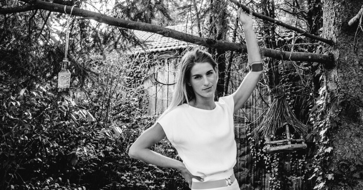 Modeontwerper Isabell Schulz: ‘Ik wil dat mijn ontwerpen een verbinding aangaan met de ruimte ...